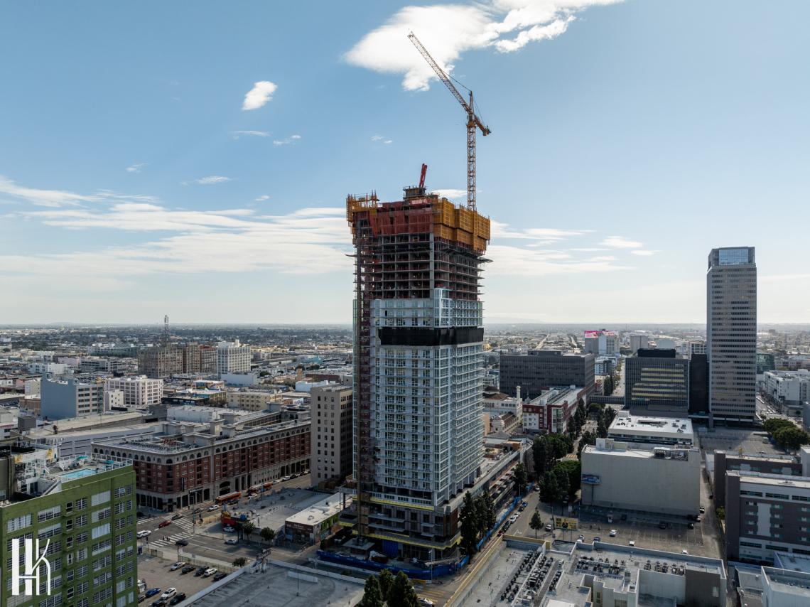 Onni apartment tower continues its ascent at 1000 S. Hill Street in DTLA | Urbanize LA